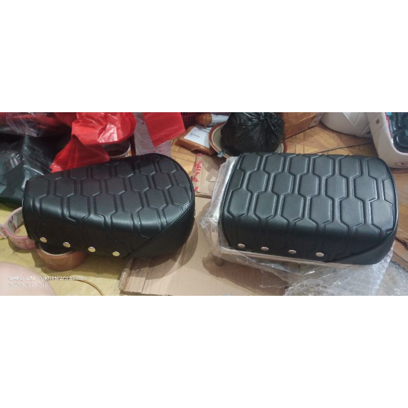 Jual jok sadel JHOK pisah pispot set dudukan Honda c50 C70 c90 model ...