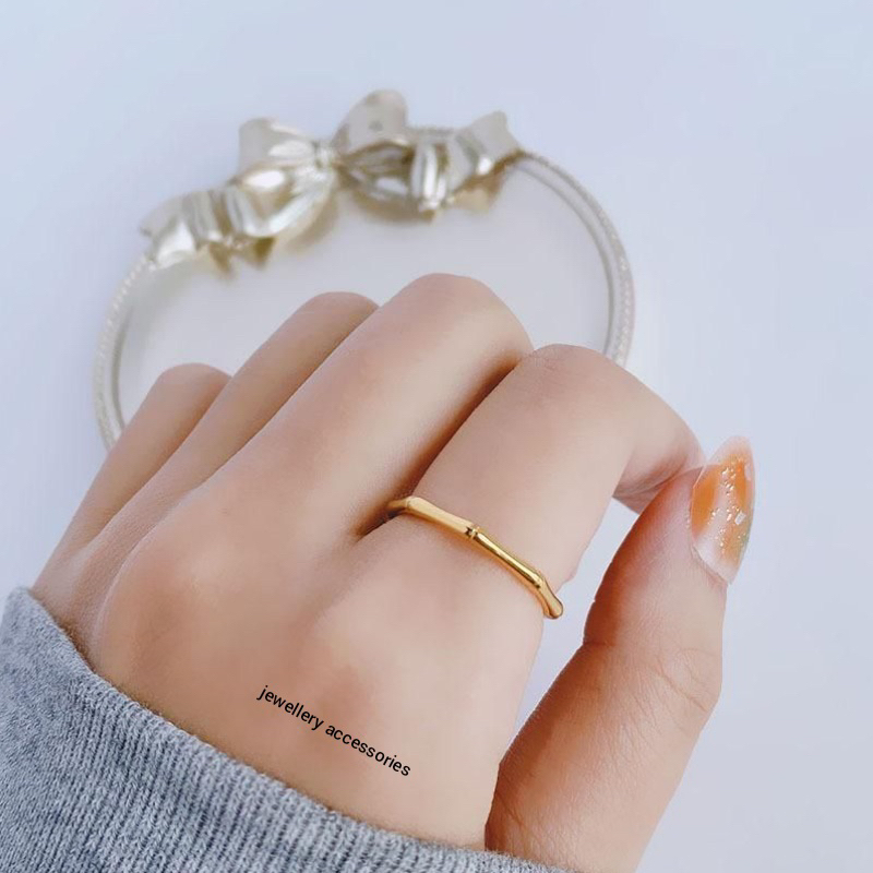 Jual Cincin Titanium Gold Simple Mewah Korea Elegan Fashion Style C69 | Shopee Indonesia