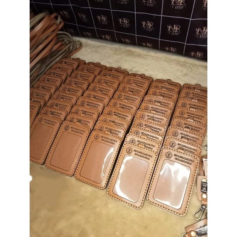 Jual ID CARD holden name tag kulit sapi asli jenis CG asli garut ...