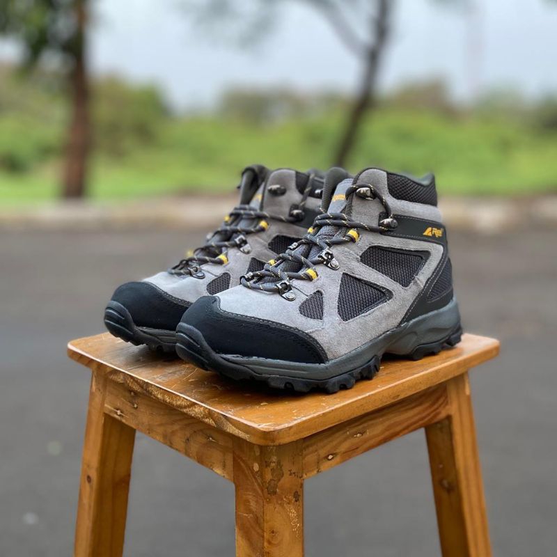 Jual sepatu gunung waterproof sepatu Arei original sepatu gunung ...