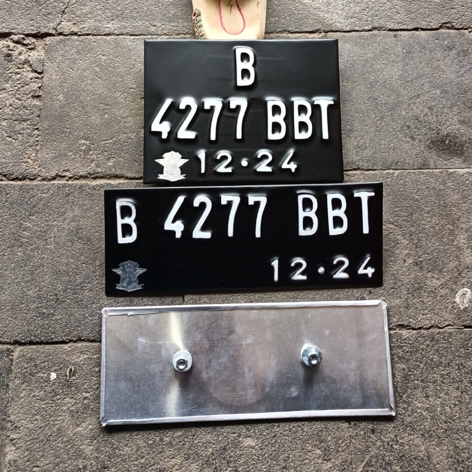 Jual Plat motor vespa custom plat nomor motor hitam doff baut tanam ...