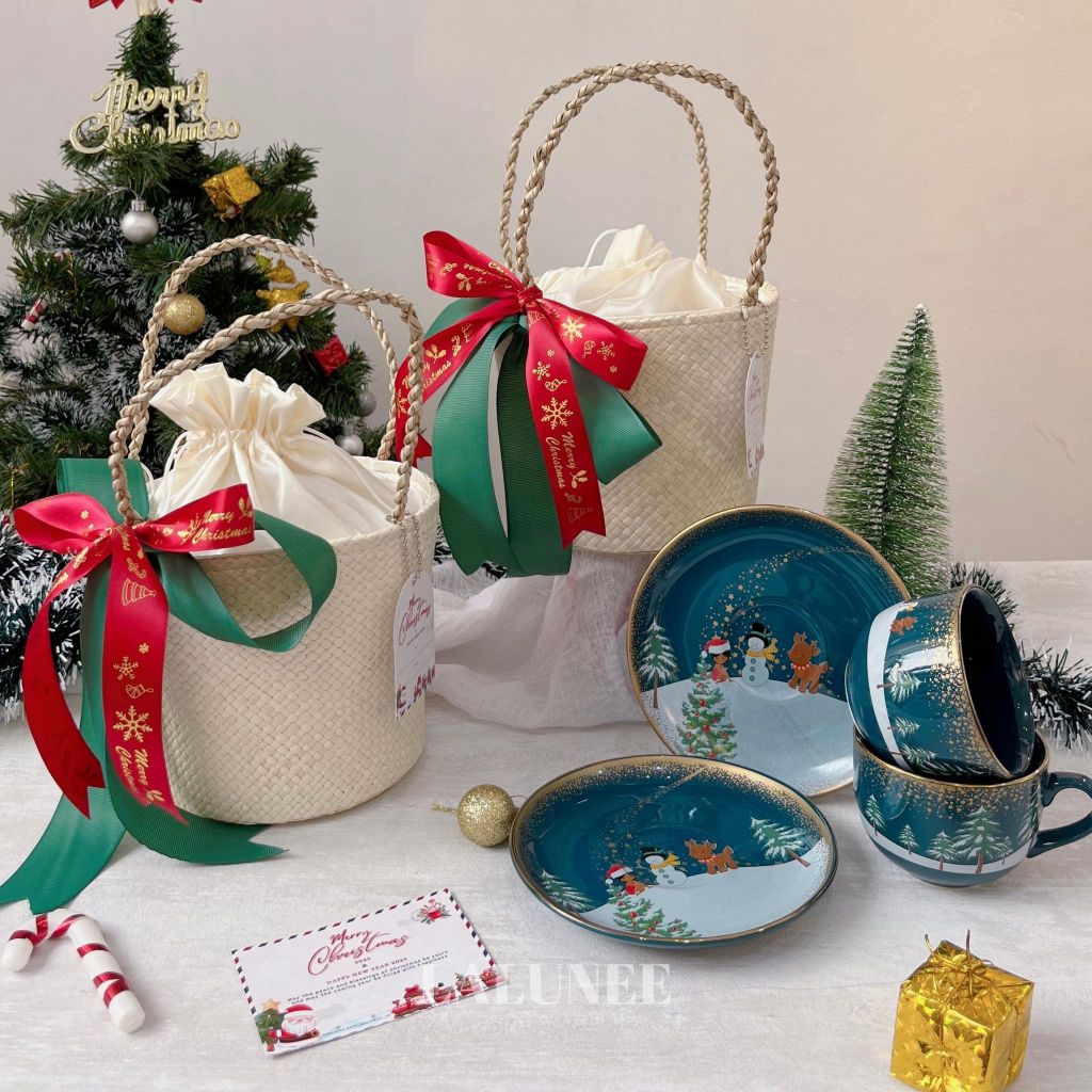 Jual Parsel Tas Anyaman Natal Unik - Hampers Natal Isi Cangkir Set ...