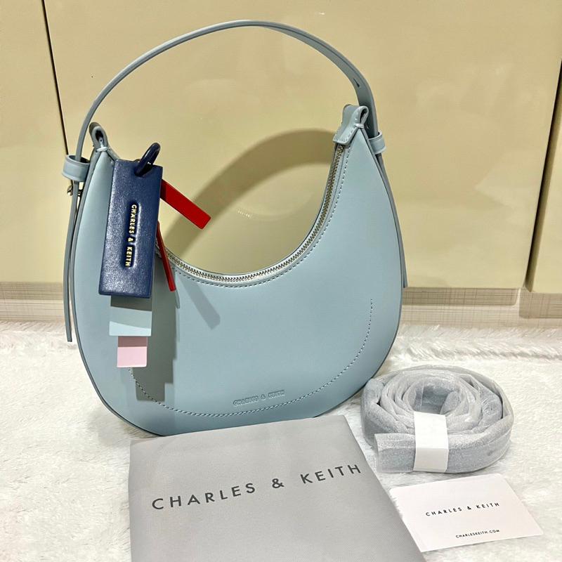 Jual [BOOKED-SPLIT PAYMENT] Tas Charles and Keith Cockade Crescent Hobo ...