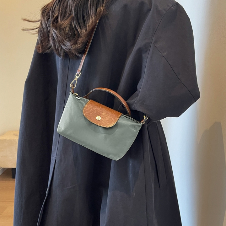 Jual Tas selempang mini elegan wanita bahan nylon / mini slingbag muat ...