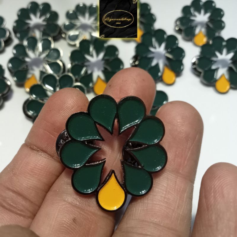 Jual Pin Custom Design Bebas Bahan Logam Black Plating / Enamel Pin ...