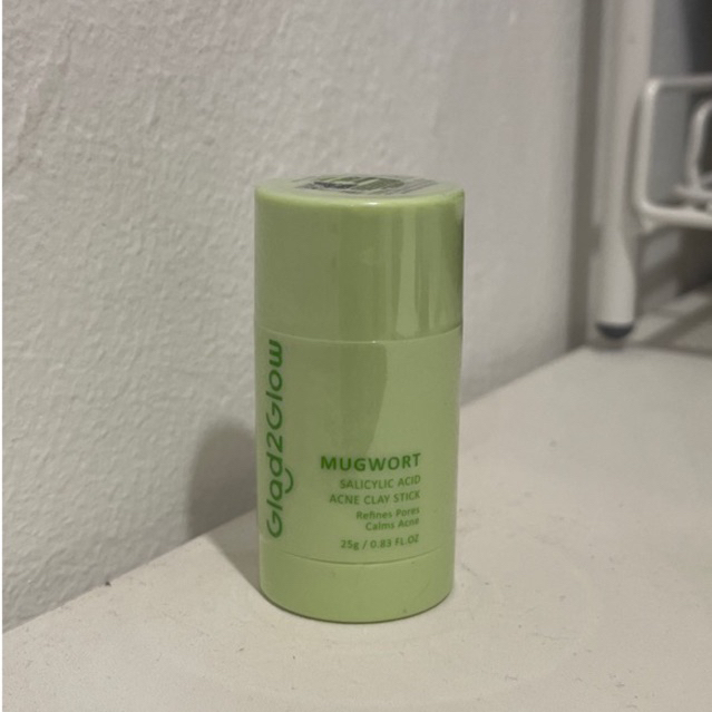 Jual GLAD2GLOW Mugwort Salicylic Acid Acne Clay Stick | Shopee Indonesia