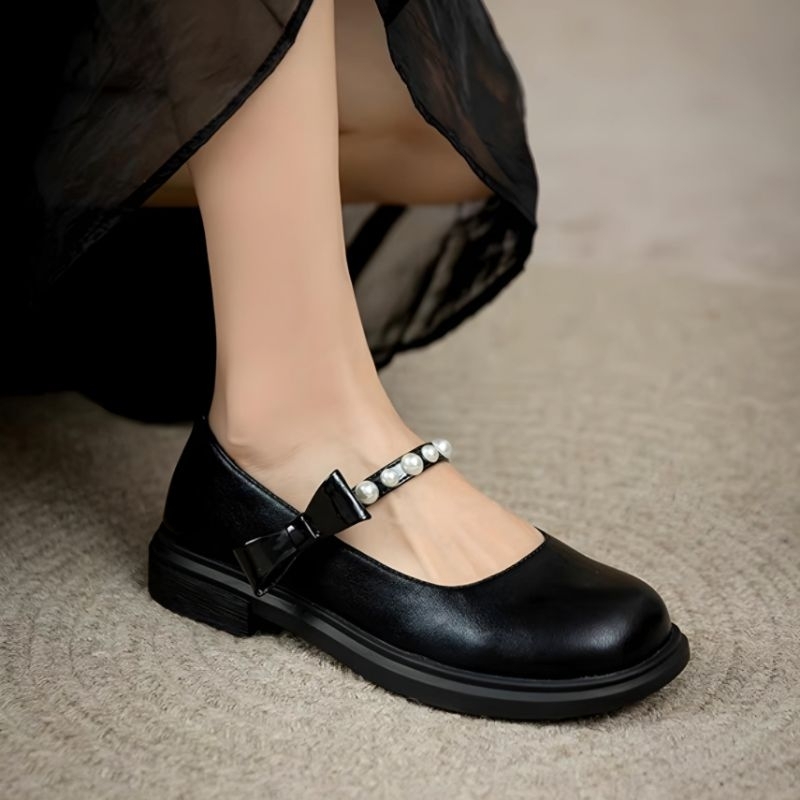 Jual Sepatu Docmart Wanita Hitam Gesper Mutiara Hak Datar Kasual ...