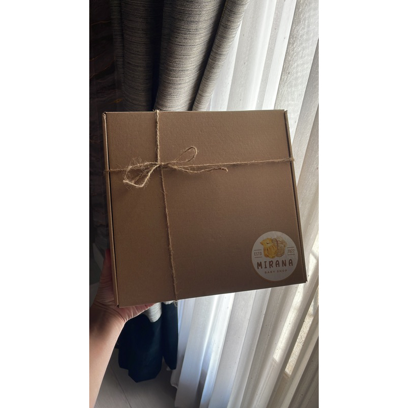 Jual Kertas Kado / Box Kado | Shopee Indonesia