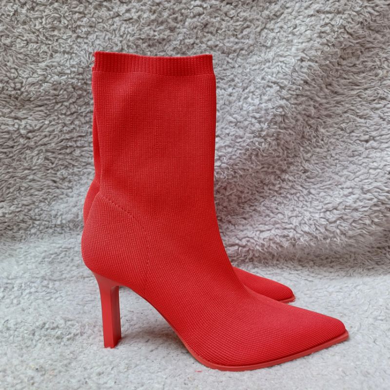 Jual STRADIVARIUS SEPATU BOOTS HEELS MERAH BARU ASLI ORIGINAL | Shopee ...