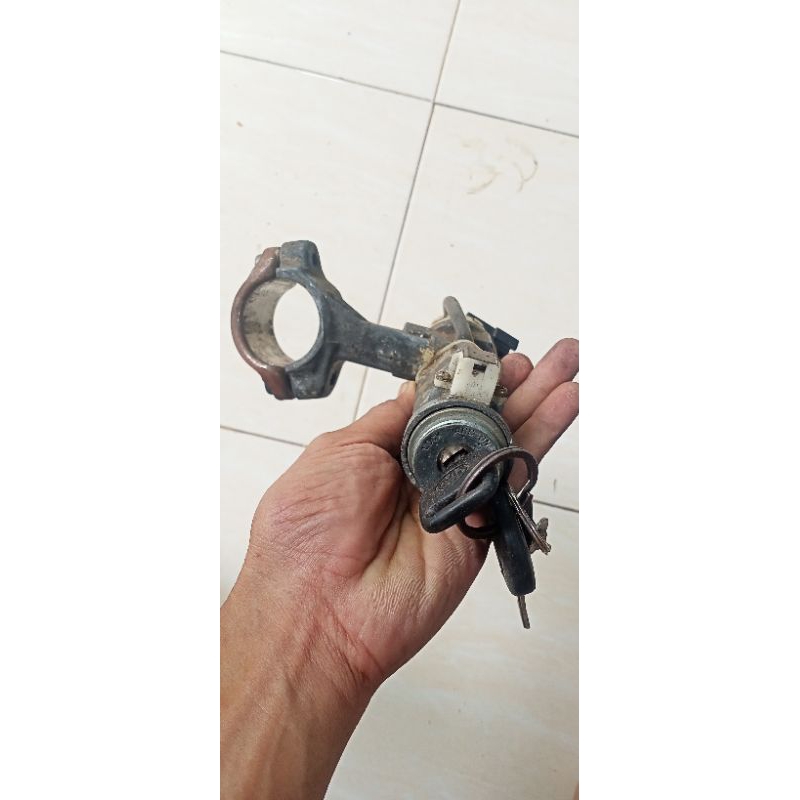 Jual kunci kontak toyota corona absolute st 191 | Shopee Indonesia