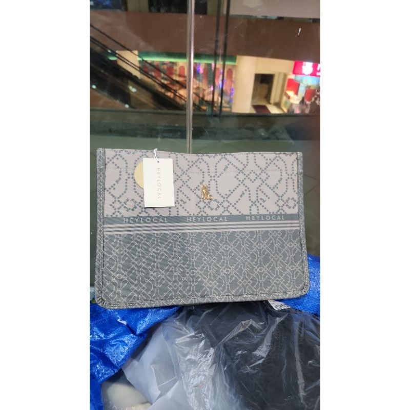 Jual Levaughn Classic Forest Chale Totebag By Heylocal | Shopee Indonesia