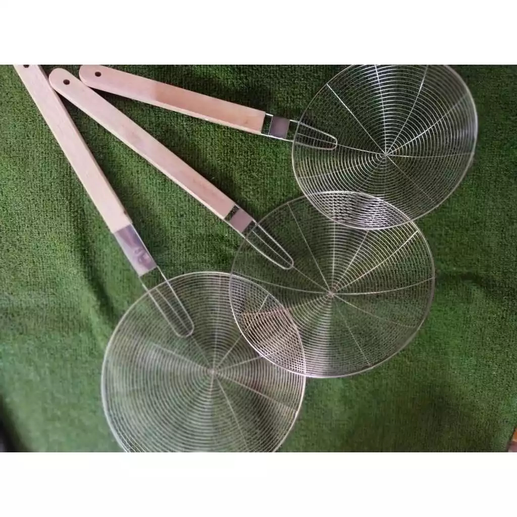 Jual Saringan gorengan parabola gagang kayu/saringan minyak | Shopee ...
