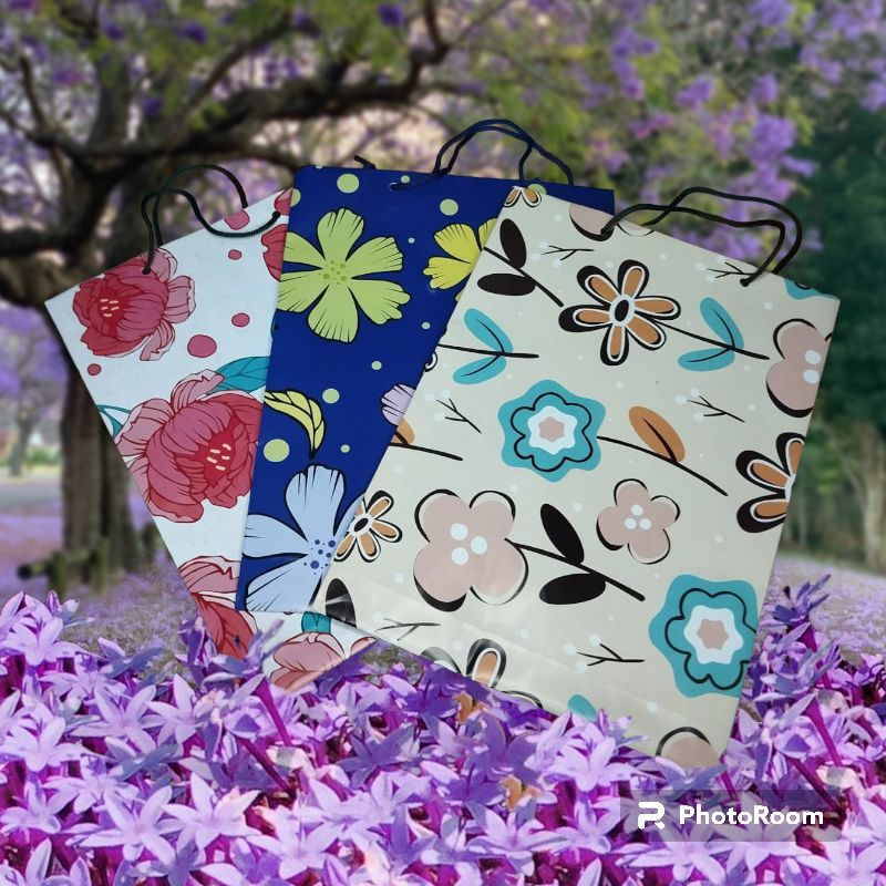 Jual PAPER BAG KERTAS KADO UKURAN /KECIL /SEDANG/ BESAR | Shopee Indonesia