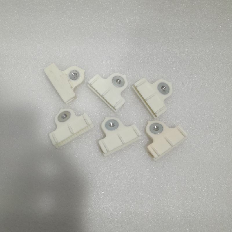 Jual Plastik Penjepit rel naik turun kaca pintu mobil universal ...