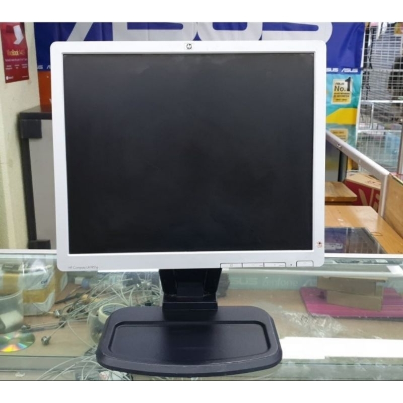 Jual MONITOR LCD 19IN KOTAK SQUARE MODEL BISA PUTAR KONDISI LIKE NEW ...