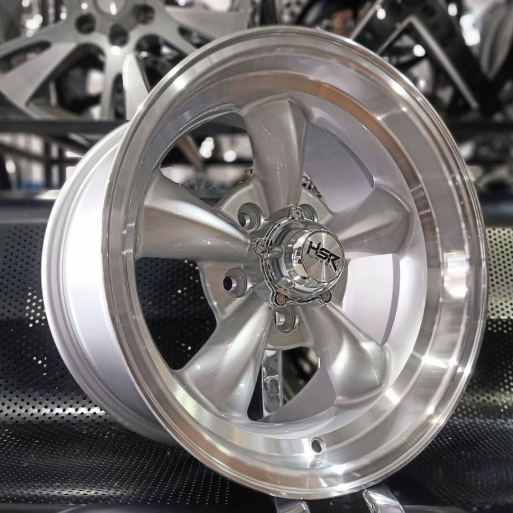 Jual velg mobil klasik r15 hsr celtic lebar 7/8 silver baut 5x114,3 ...
