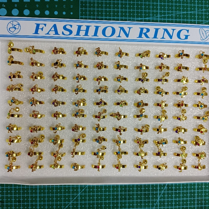 Jual CINCIN BOK RING BESAR HURUF ISI 100 PCS EMAS | Shopee Indonesia