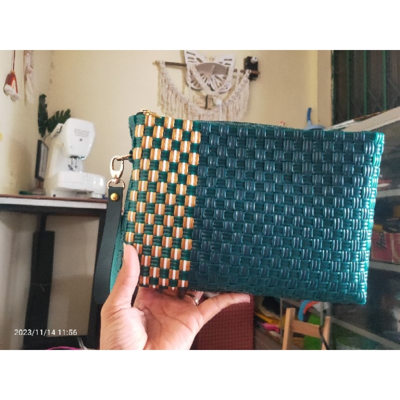 Jual dompet pouch anyaman clutch anyaman#dompet#mini#pouch | Shopee ...