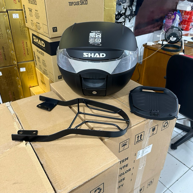 Jual BOX MOTOR SHAD BOX TOP CASES SH33 SHAD BOX SH33 dijamin 100% ...