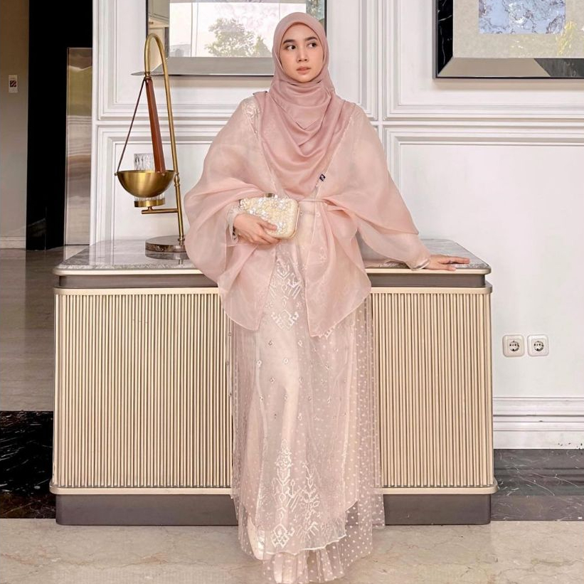 Jual Aura Label - Alba Dress In Cream | Shopee Indonesia