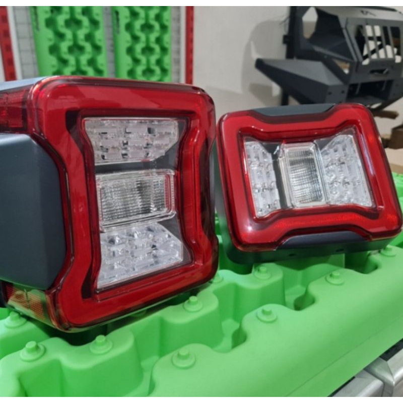 Jual LAMPU BELAKANG JEEP JL TAIL LAMP STOP LAMP JEEP RUBICON 2018 ...
