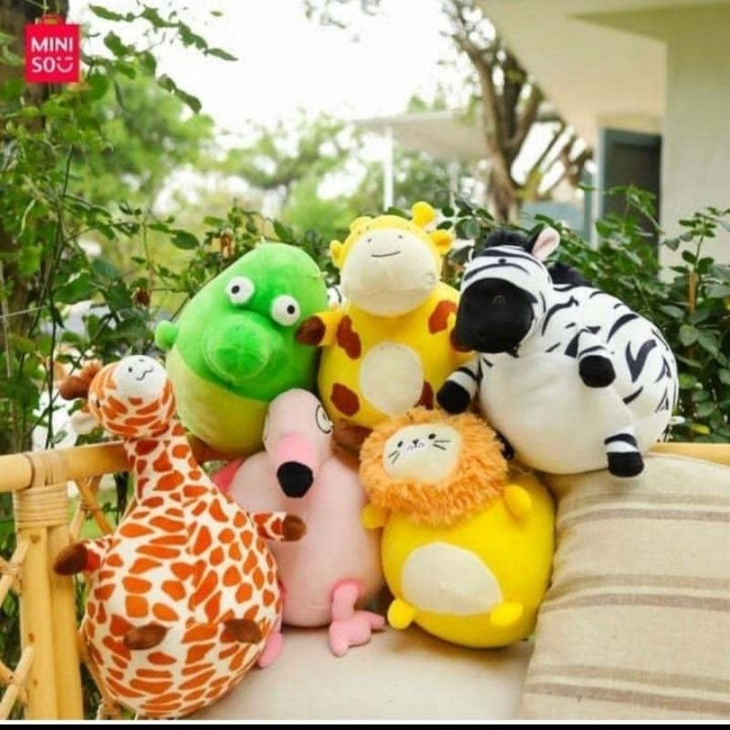 Jual MINISO BONEKA BINATANG SERIES ZEBRA DAN JERAPA | Shopee Indonesia