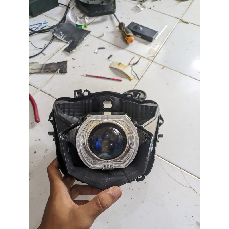 Jual Projie projie projector aes hid mh1 lensa 2,5 inchi,sudah ...