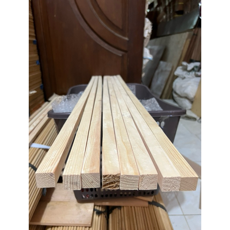 Jual lis kayu 2x2 P110cm/ kayu reng jati belanda / wall panel kayu ...