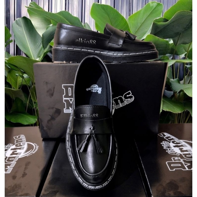 Jual FREE BOX. SEPATU DR. MARTENS LOAFERS BLACK & WHITE. SEPATU VANNY ...