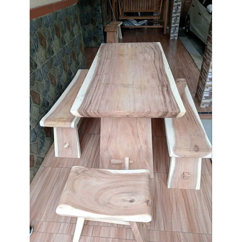 Jual Meja cafe kayu utuh/meja makan kayu utuh/meja trembesi/meja resto ...