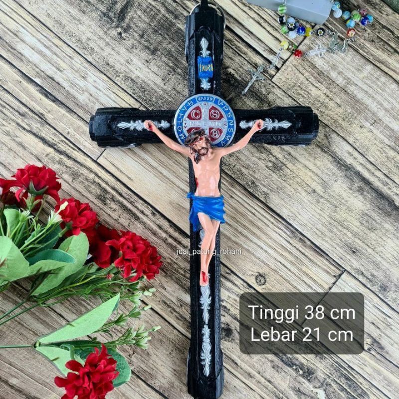 Jual Salib Dinding Yesus Benediktus batik 40 cm ip | Shopee Indonesia