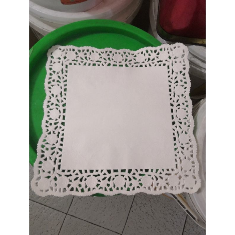 Jual 10pcs Kertas renda alas kue kotak 25x25 10inch | Shopee Indonesia