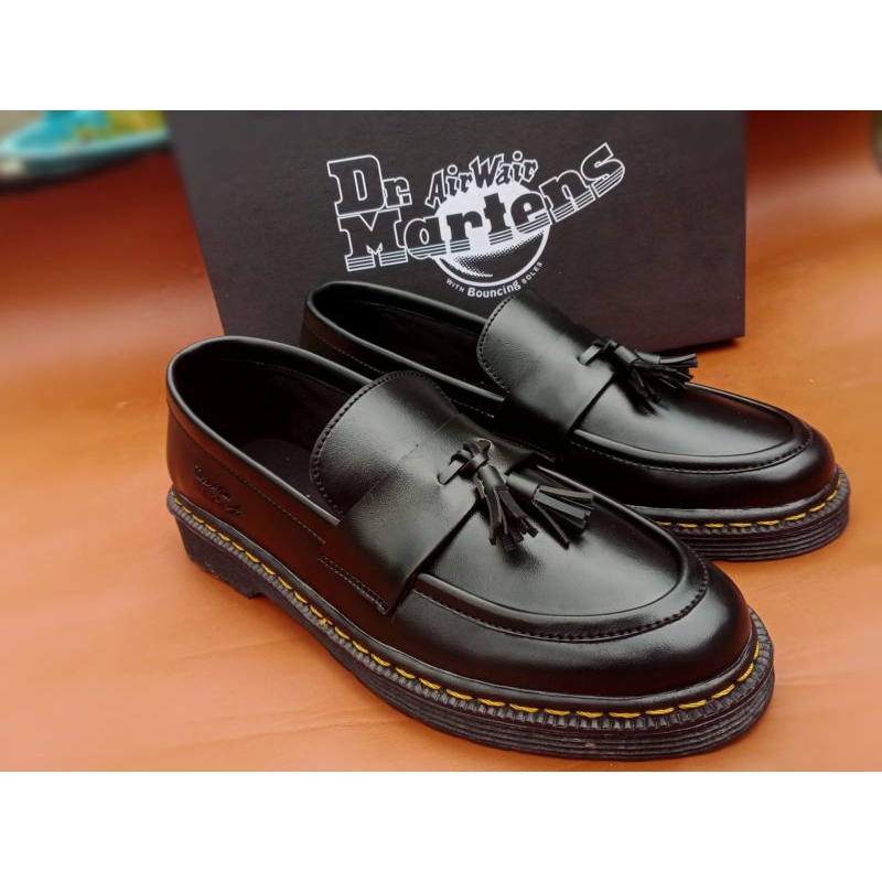 Jual Sepatu Docmart loafers pria wnita slip-on dr.martens venny loafer ...