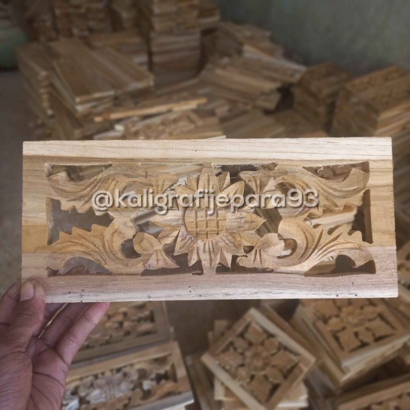 Jual Roster Kayu Jati Ukir, Loster Ventilasi Kayu Jati Motif Ukiran ...