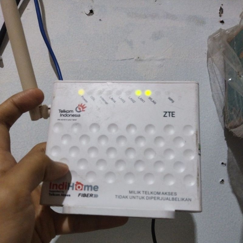 Jual Router ZTE ZXHN H108N DAN ADAPTOR | Shopee Indonesia