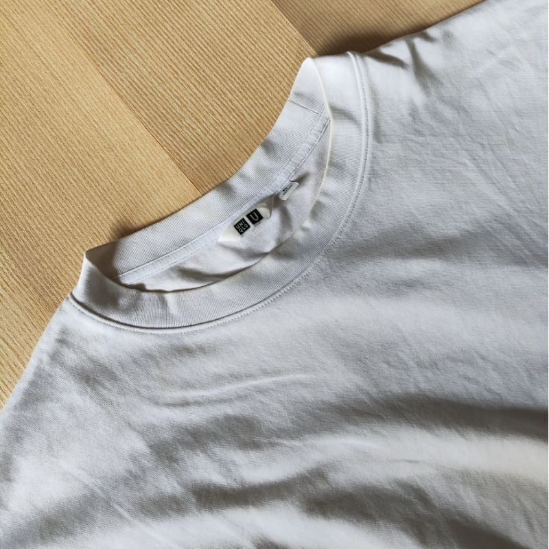 Jual Uniqlo U Airsm Putih | Shopee Indonesia
