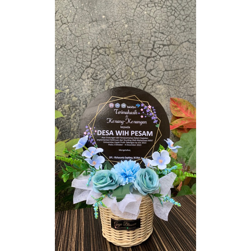 Jual Kado Buket Bunga & Buket Akrilik Estetik Bisa Costum Ucapan ...