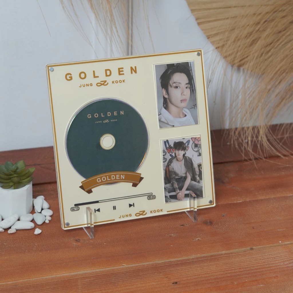 Jual Tempat CD Golden Jungkook BTS / Frame CD x Photo Card Jungkook ...