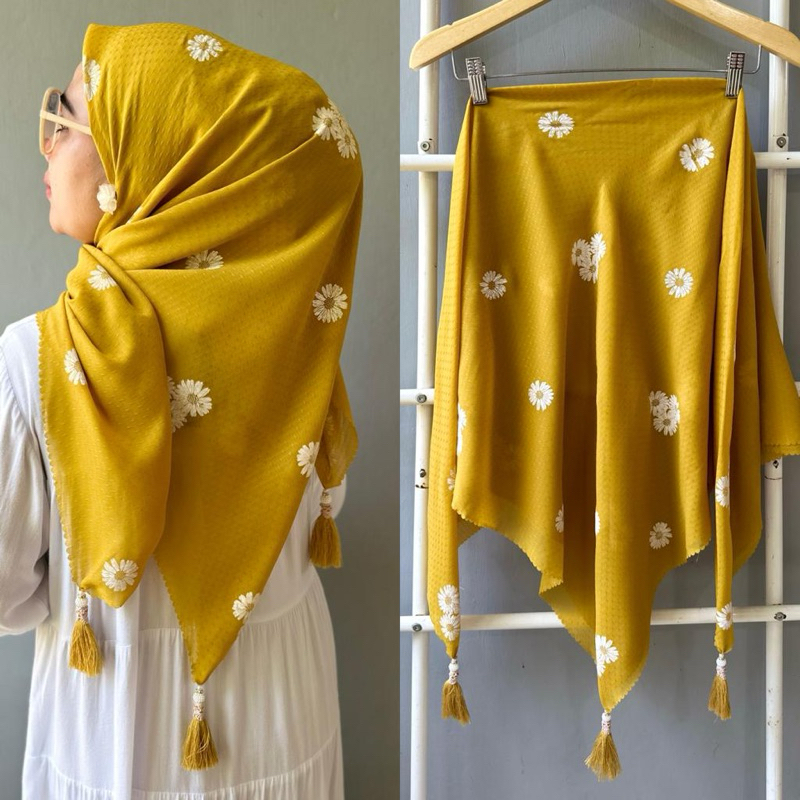 Jual HIJAB TASSEL MOTIF BUNGA DAISY TERBARU / JILBAB JAMBUL MOTIF ...