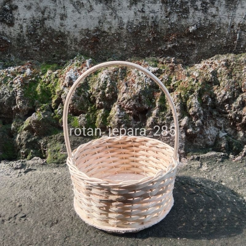 Jual Keranjang tabur bunga rotan diameter -+15cm tinggi -+7cm | Shopee ...