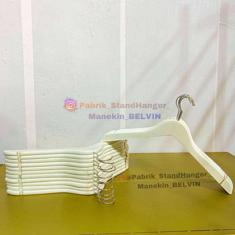 Jual HANGER KAYU SERAT HARGA PER LUSIN | HANGER KAYU DEWASA BERSERAT 1 ...