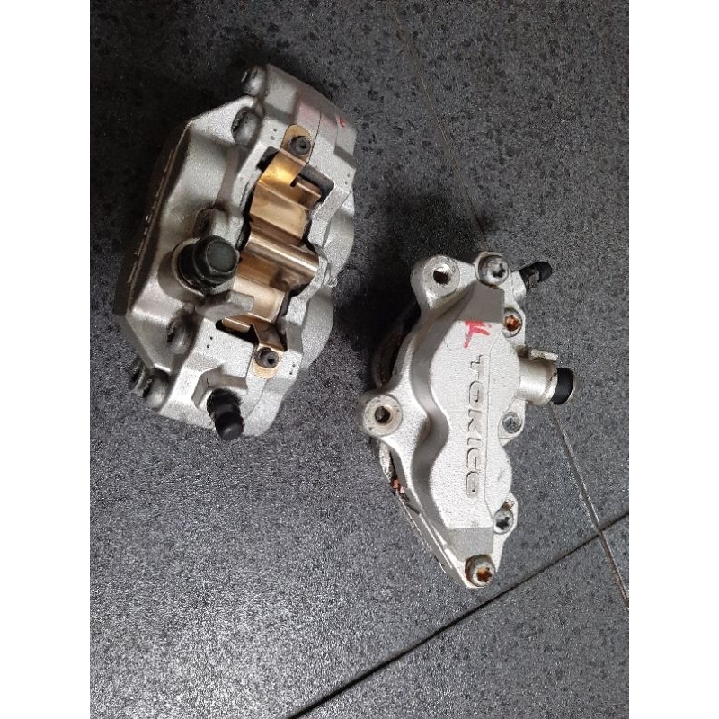 Jual Kaliper depan Tokico 4 piston axial kiri kanan | Shopee Indonesia