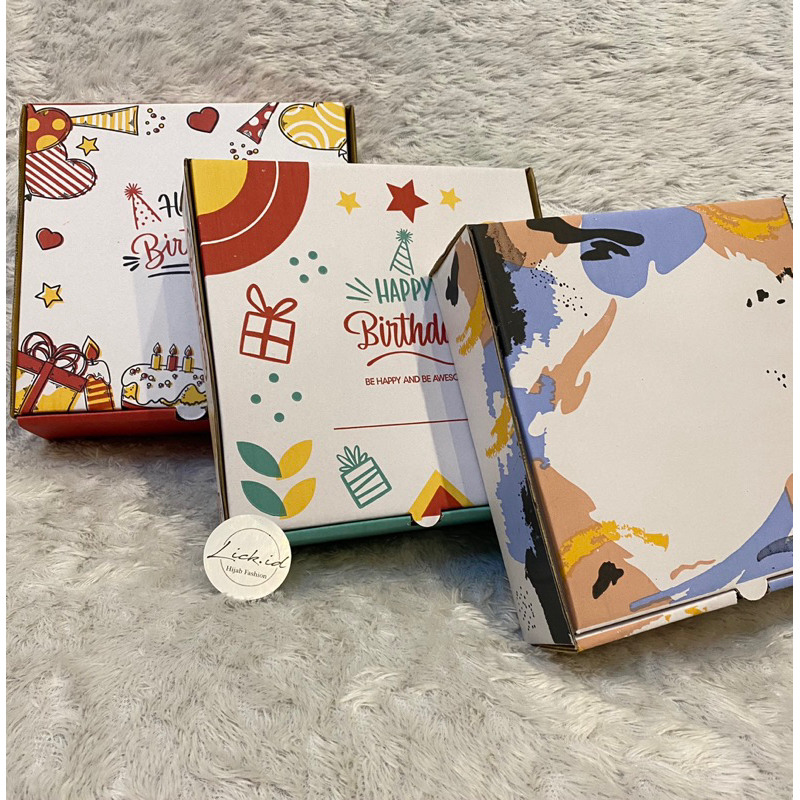 Jual Box kardus motif / gift kado 24x24x7cm | Shopee Indonesia