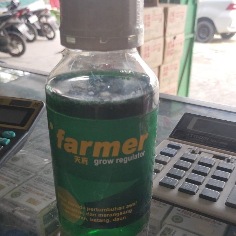 Jual obat pertanian pupuk nutrisi batang dan daun FARMER 500ML | Shopee ...