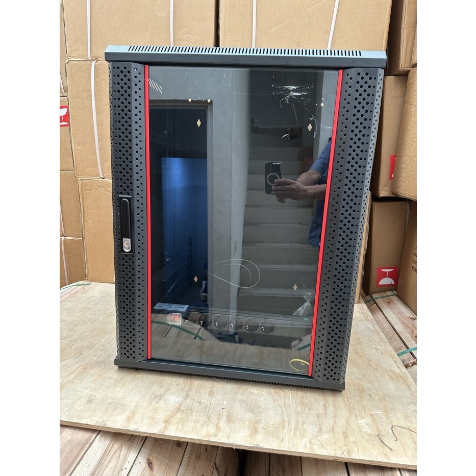 Jual wallmount rack 15U single door depth 500mm / Rack server 15u ...