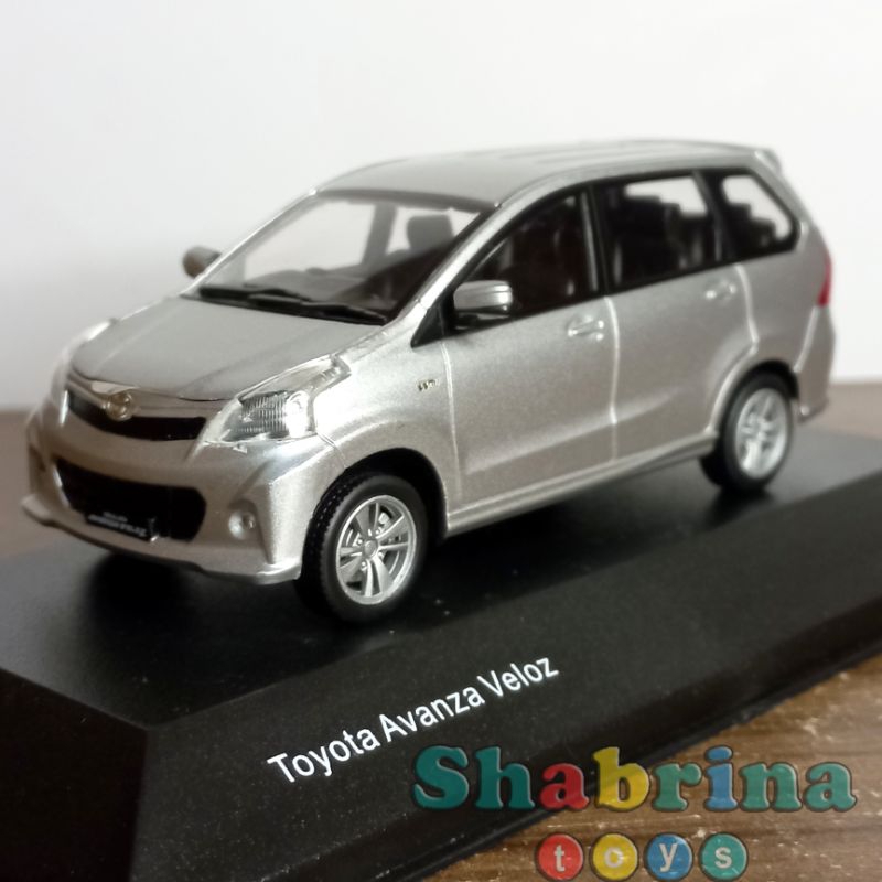 Jual Diecast Miniatur TOYOTA AVANZA VELOZ SILVER - RIMS - Scale 1/43 ...