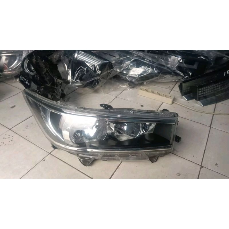 Jual Headlamp toyota innova Reborn tipe G 1set | Shopee Indonesia