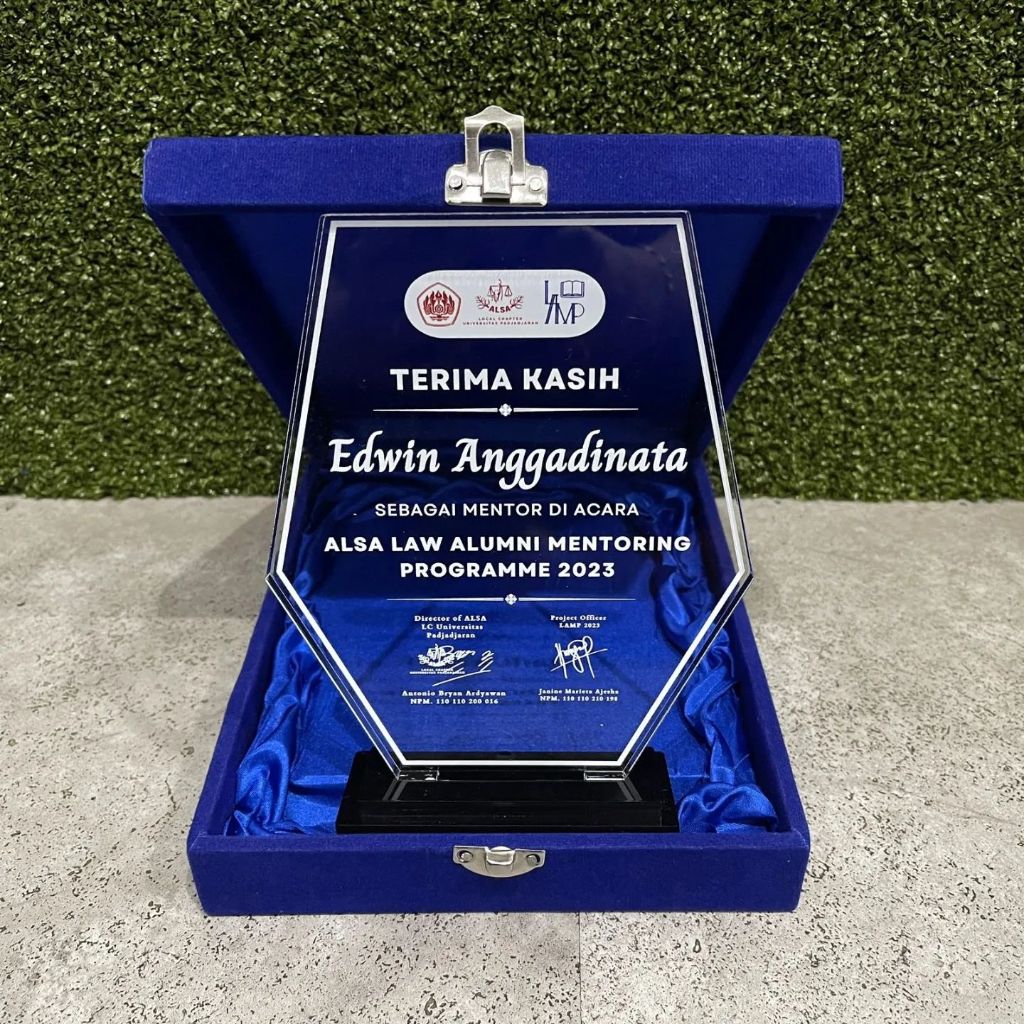 Jual Bergaransi !! Plakat/piala/piagam/plakat akrilik/plakat ucapan ...