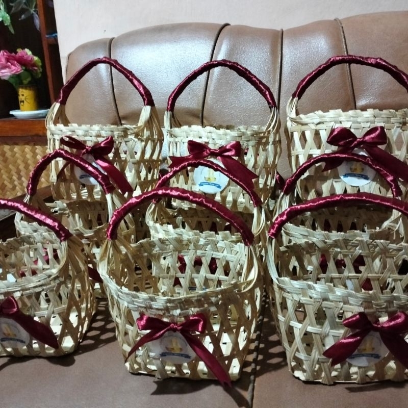 Jual Keranjang Hampers dari Bambu Warna Pita Merah | Shopee Indonesia