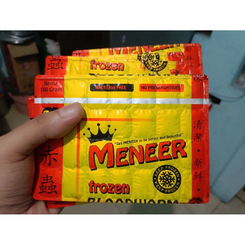 Jual Cacing beku makanan ikan / kualitas segar komposisi cacing banyak ...